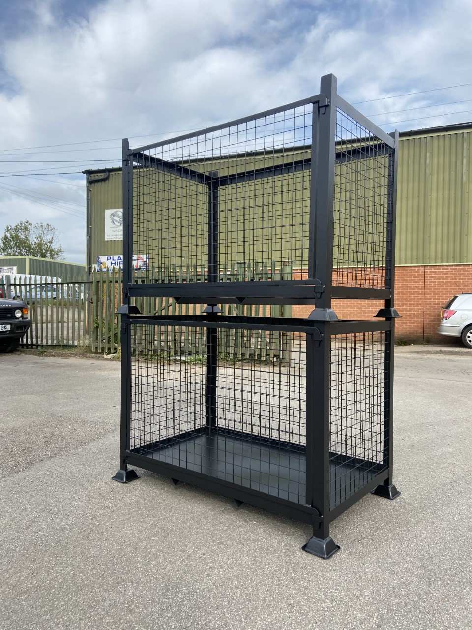 Load King Mesh Stillage with Removable Front | Lowe