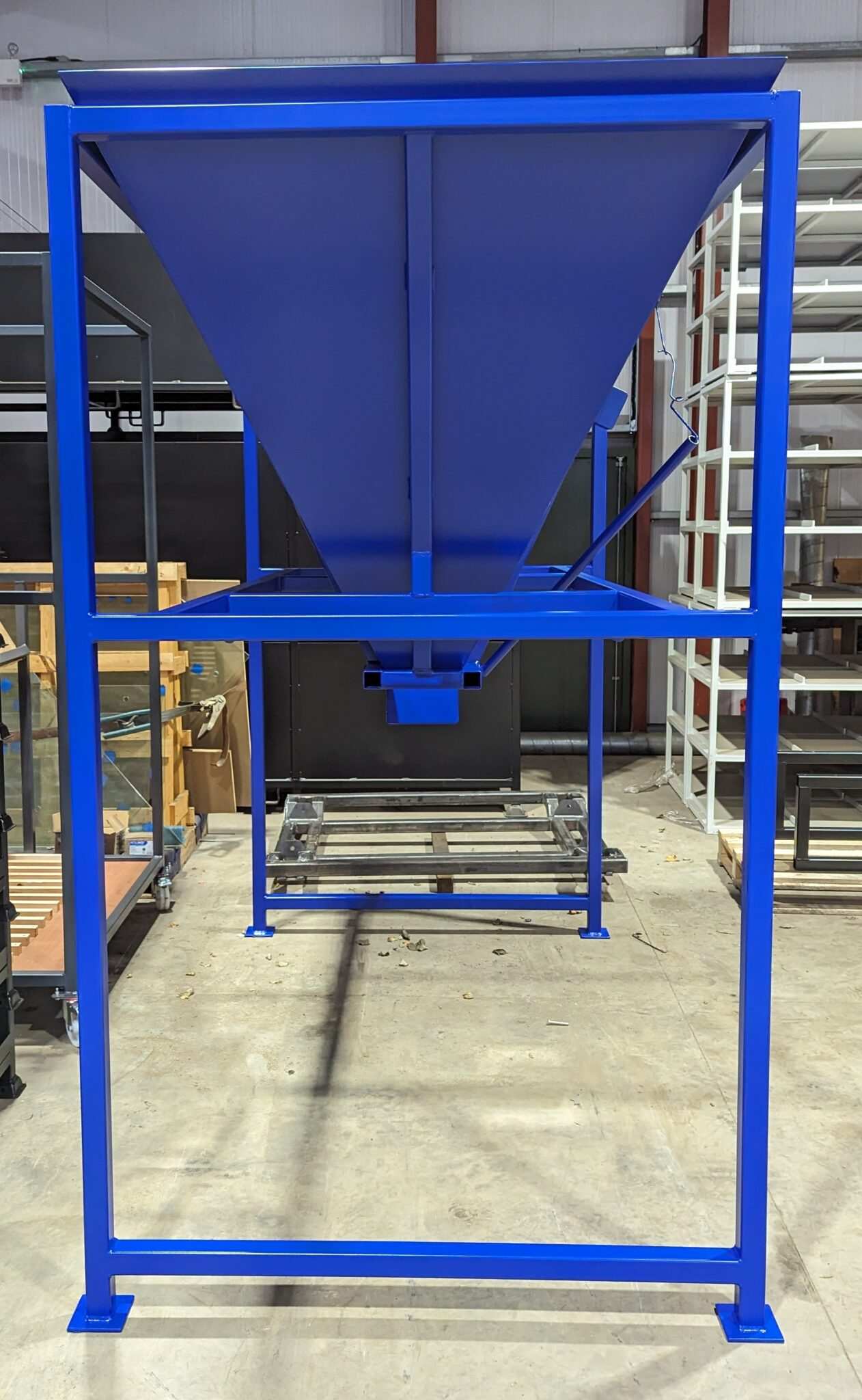 Controlled Flow Bagging Hopper | Lowe